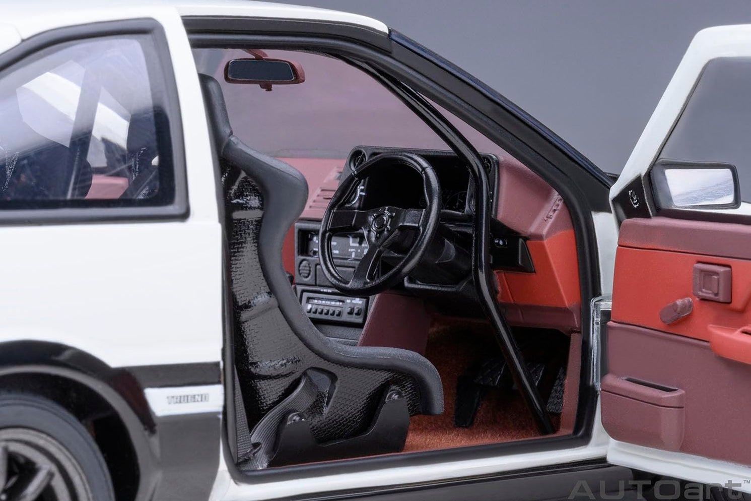 Autoart 1/18 Scale Toyota Sprinter Trueno AE86 Initial D Project D Fin